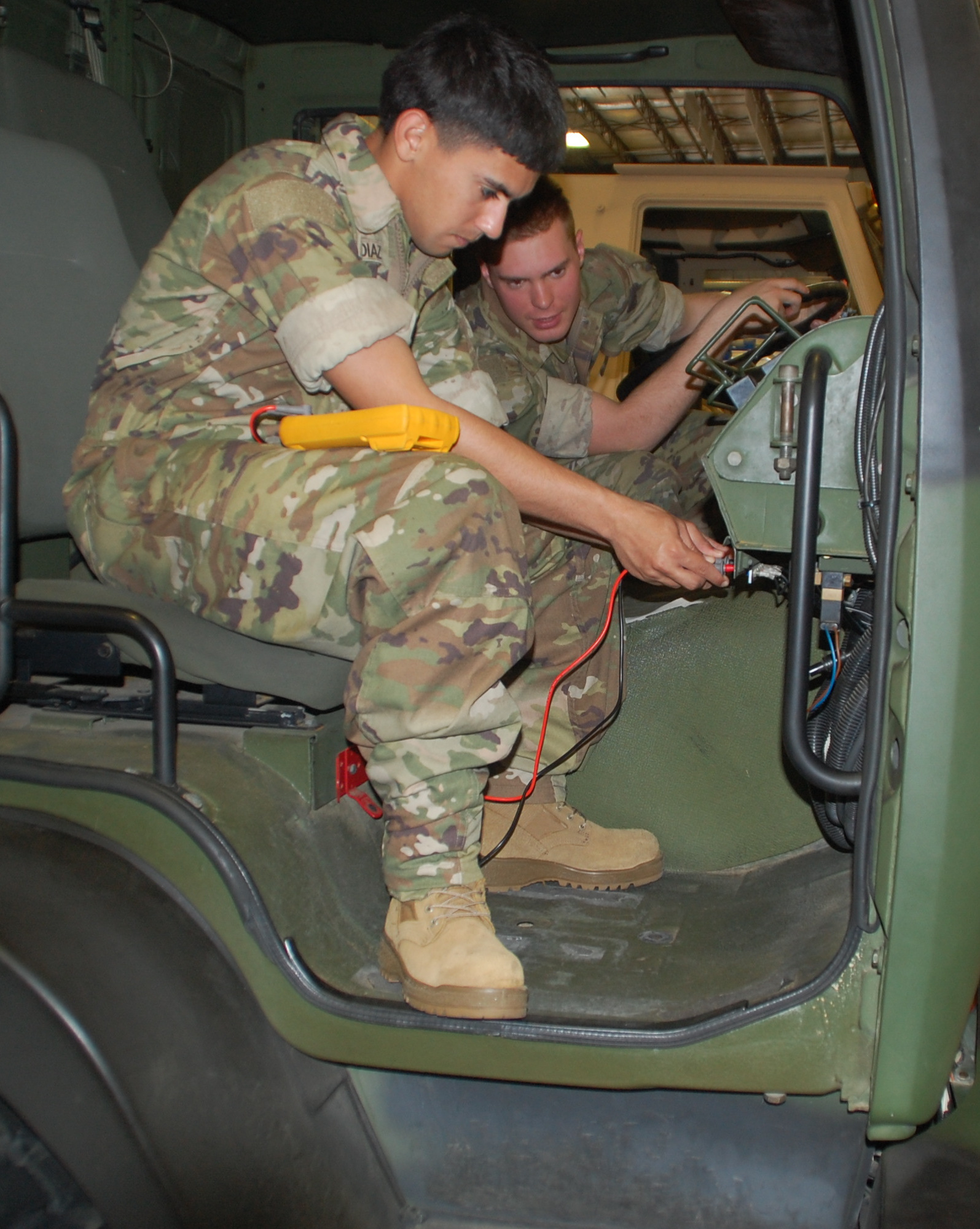 91B10 Wheeled Vehicle Mechanic, Wheel Maintenance Training Department ...